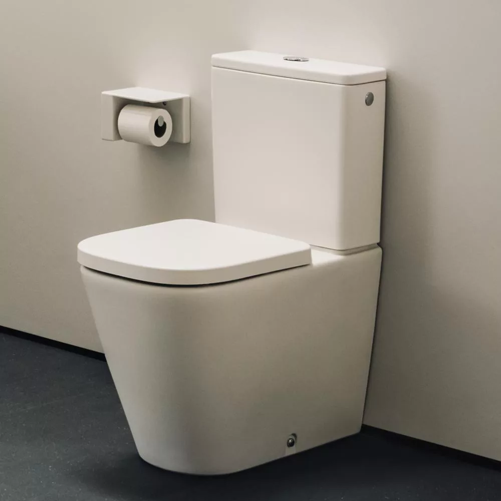 Laufen Meda öblítőperem nélküli porcelán monoblokk WC csésze